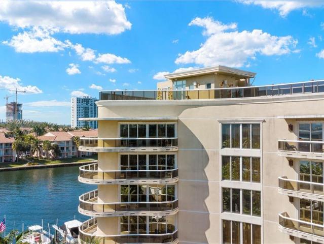 Luxury apartment complex for sale in Hollywood, United States