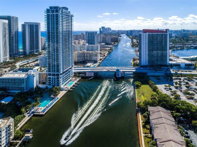 Luxury apartment complex for sale in Hollywood, United States
