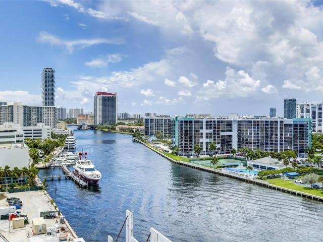 Luxury apartment complex for sale in Hollywood, United States