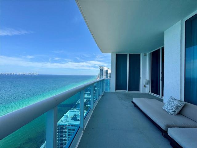 Luxury apartment complex for sale in Hollywood, United States