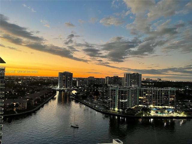 Luxury apartment complex for sale in Hollywood, United States