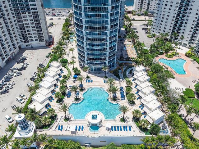 Luxury apartment complex for sale in Hollywood, United States