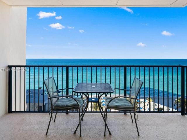 Luxury apartment complex for sale in Hollywood, United States
