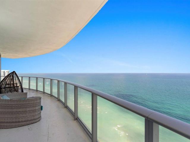 Luxury apartment complex for sale in Hollywood, United States