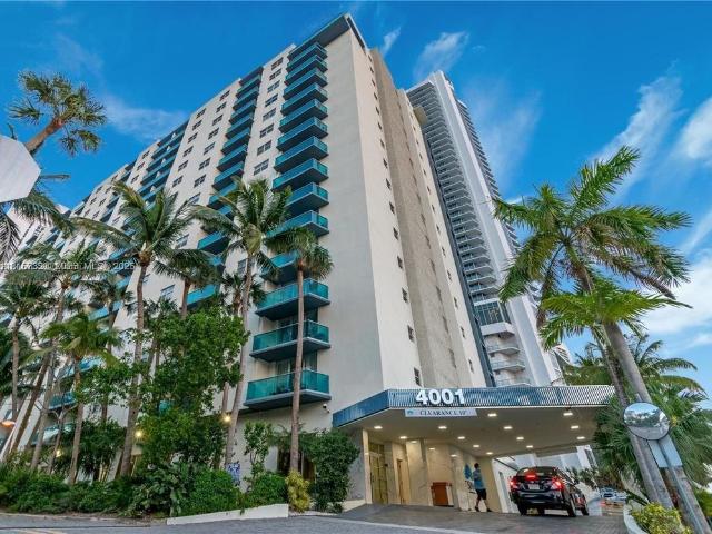 Luxury apartment complex for sale in Hollywood, United States