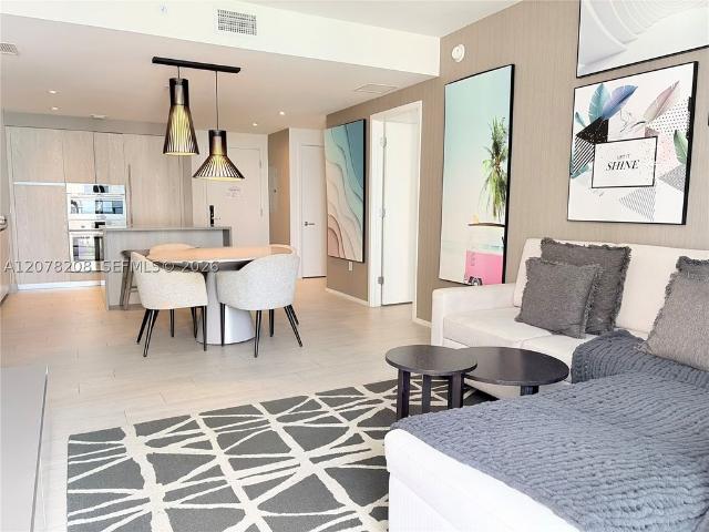 Luxury apartment complex for sale in Hollywood, United States