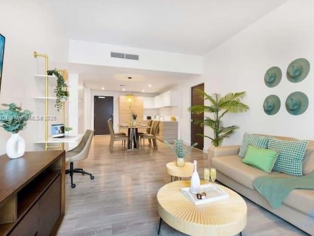 Luxury apartment complex for sale in Hollywood, United States