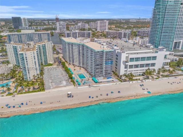 Luxury apartment complex for sale in Hollywood, United States