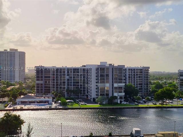 Luxury apartment complex for sale in Hollywood, United States