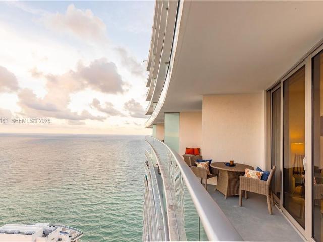 Luxury apartment complex for sale in Hollywood, United States