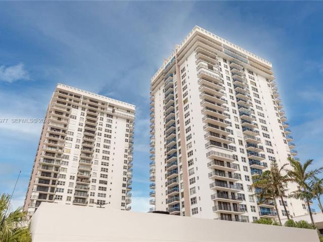 Luxury apartment complex for sale in Hollywood, United States