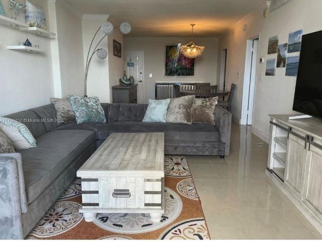 Luxury apartment complex for sale in Hollywood, United States