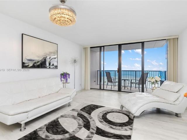 Luxury apartment complex for sale in Hollywood, United States