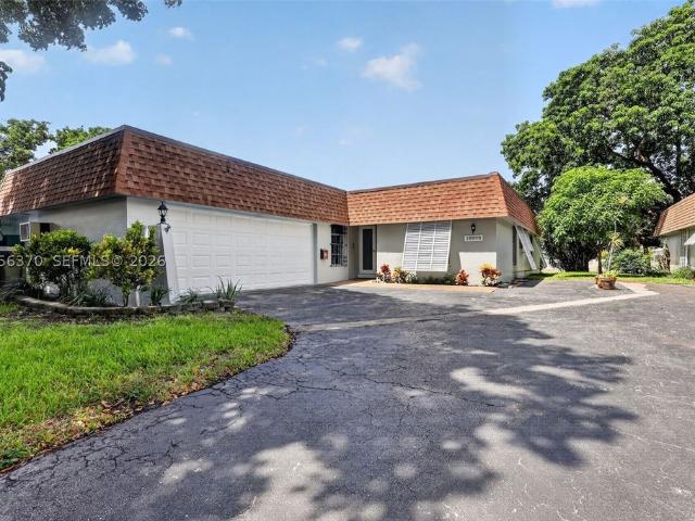 Luxury apartment complex for sale in Hialeah, United States