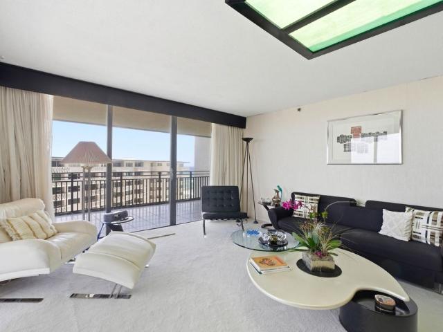 Luxury apartment complex for sale in Hillsboro Beach, United States
