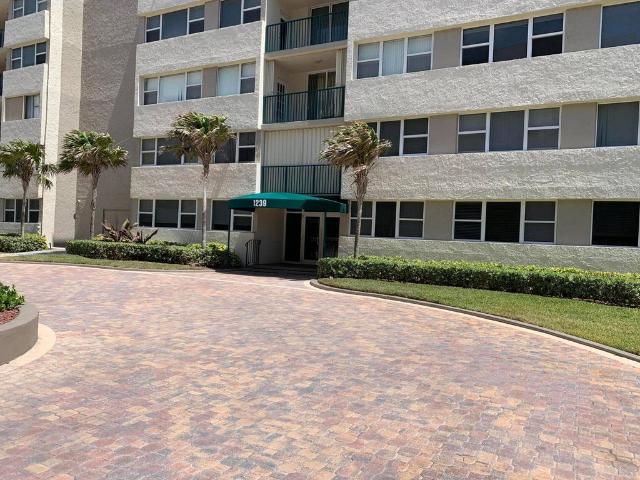 Luxury apartment complex for sale in Hillsboro Beach, United States