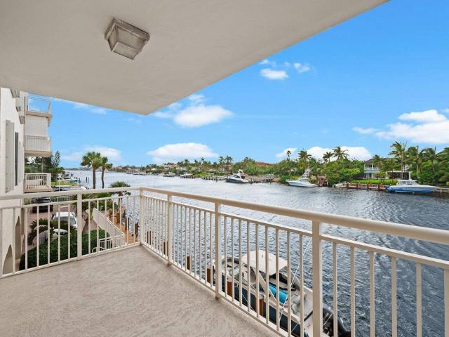 Luxury apartment complex for sale in Hillsboro Beach, United States