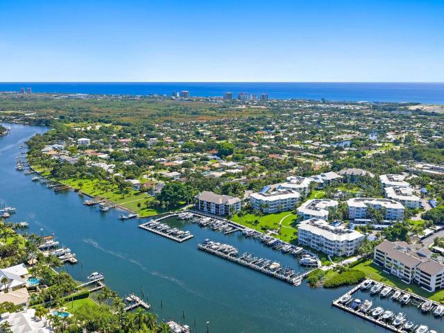 Luxury apartment complex for sale in Juno Beach, United States