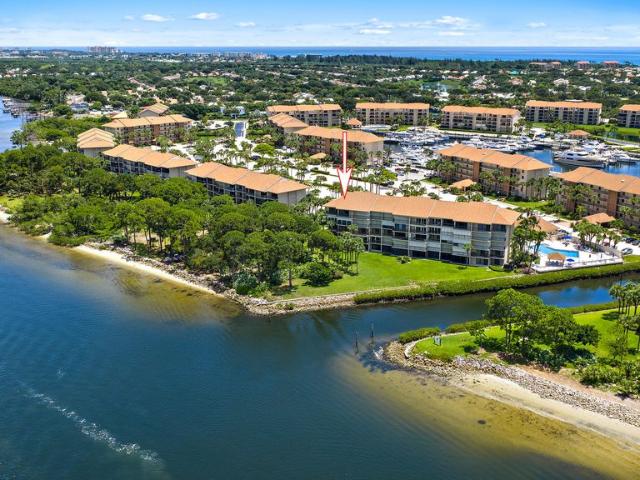 Luxury apartment complex for sale in Jupiter, United States