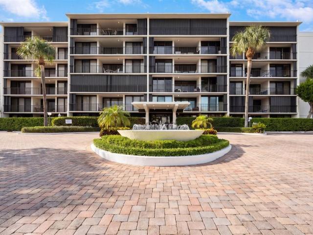 Luxury apartment complex for sale in Jupiter, United States