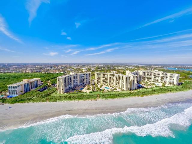 Luxury apartment complex for sale in Jupiter, United States