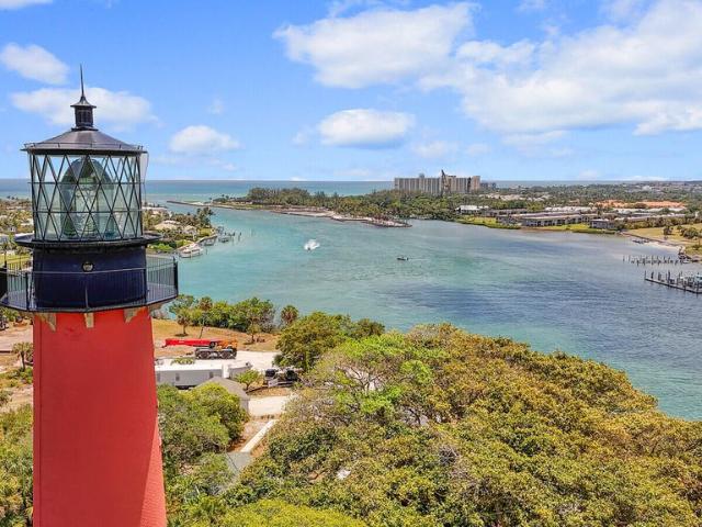 Luxury apartment complex for sale in Jupiter, United States