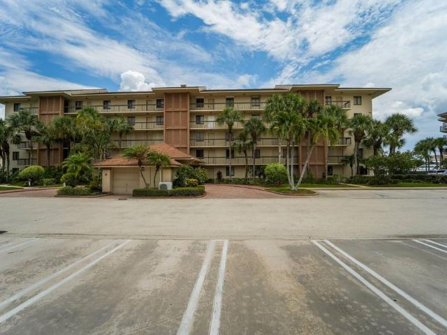 Luxury apartment complex for sale in Jupiter, Florida