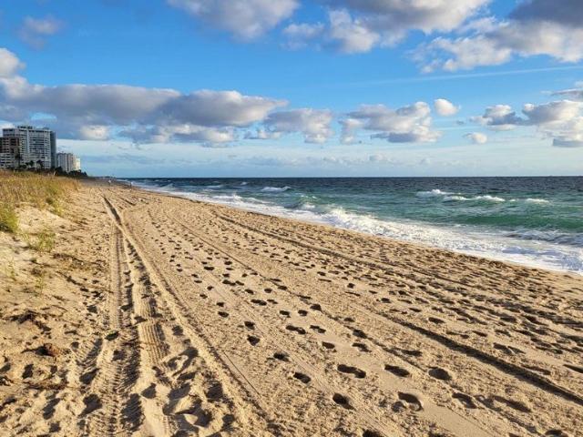 Luxury apartment complex for sale in Lauderdale by the sea, Florida