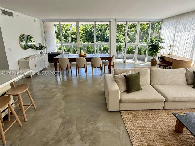 Luxury apartment complex for sale in Miami Beach, United States