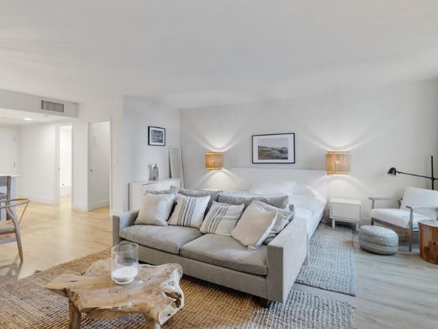 Luxury apartment complex for sale in Miami Beach, United States