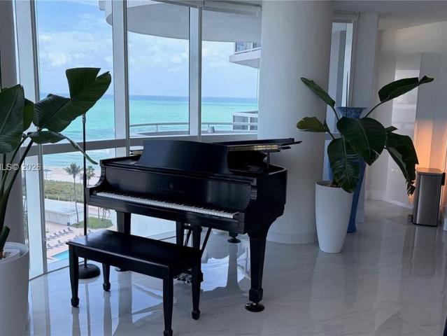 Luxury apartment complex for sale in Miami Beach, United States