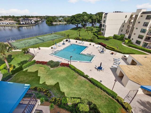 Luxury apartment complex for sale in North Palm Beach, United States