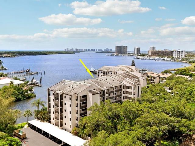 Luxury apartment complex for sale in North Palm Beach, United States