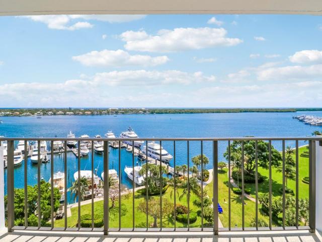 Luxury apartment complex for sale in North Palm Beach, United States