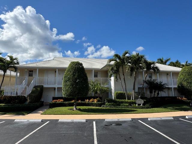 Luxury apartment complex for sale in North Palm Beach, United States