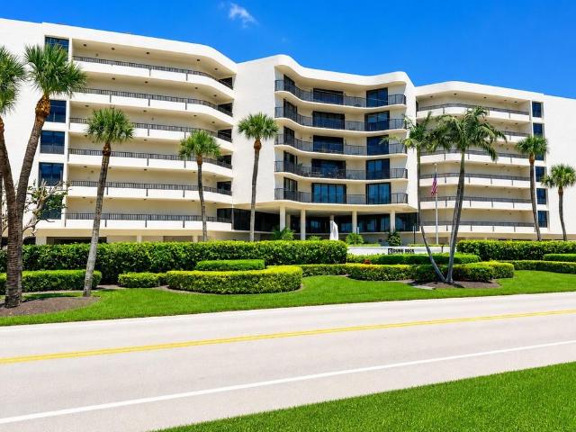 Luxury apartment complex for sale in South Palm Beach, United States