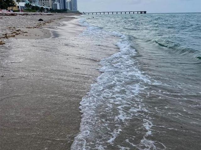 Luxury apartment complex for sale in Sunny Isles Beach, United States