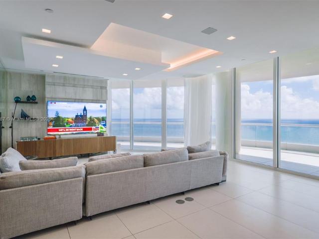 Luxury apartment complex for sale in Sunny Isles Beach, United States
