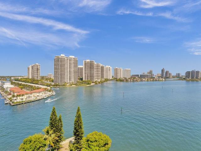 Luxury apartment complex for sale in Sunny Isles Beach, United States