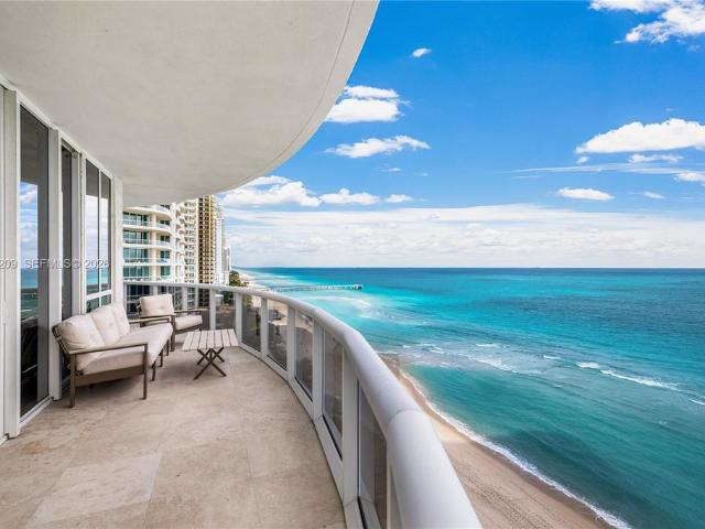 Luxury apartment complex for sale in Sunny Isles Beach, United States