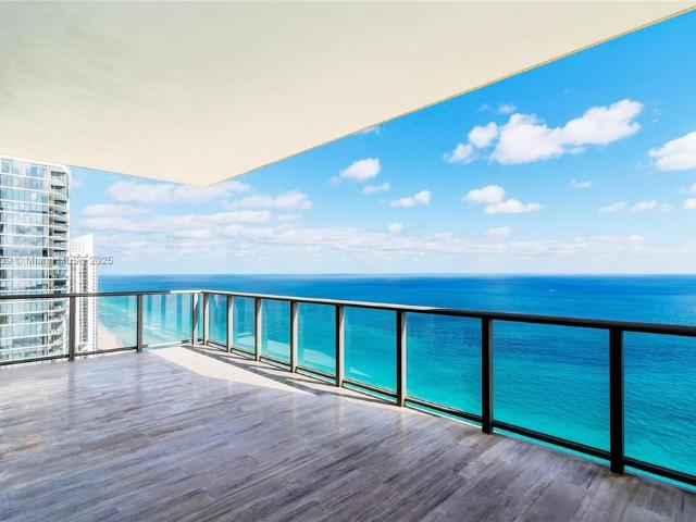 Luxury apartment complex for sale in Sunny Isles Beach, United States
