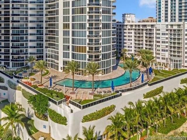 Luxury apartment complex for sale in Sunny Isles Beach, United States