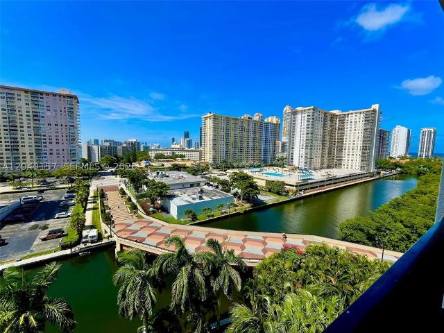 Luxury apartment complex for sale in Sunny Isles Beach, United States