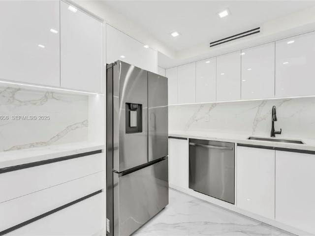 Luxury apartment complex for sale in Sunny Isles Beach, United States