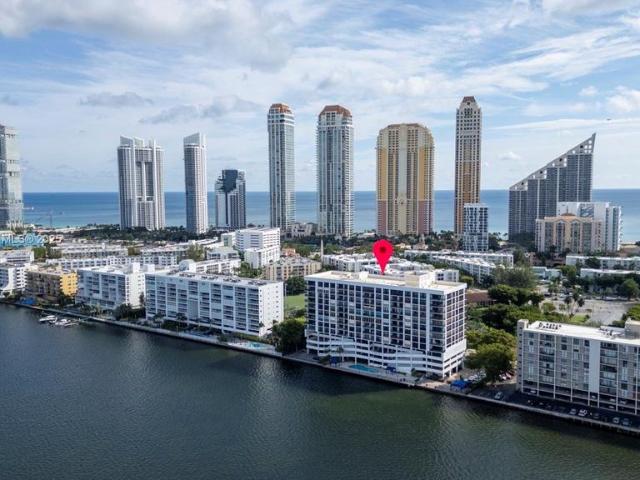 Luxury apartment complex for sale in Sunny Isles Beach, United States