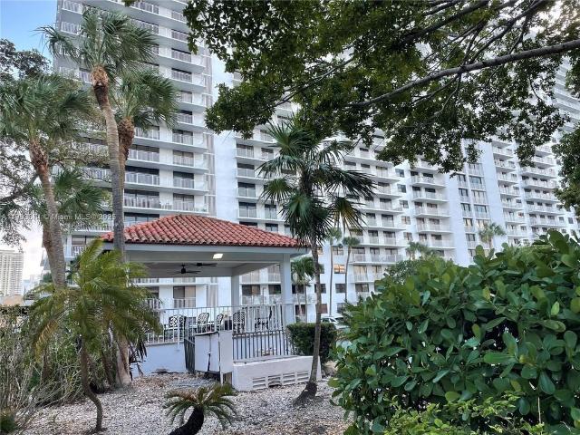 Luxury apartment complex for sale in Sunny Isles Beach, United States