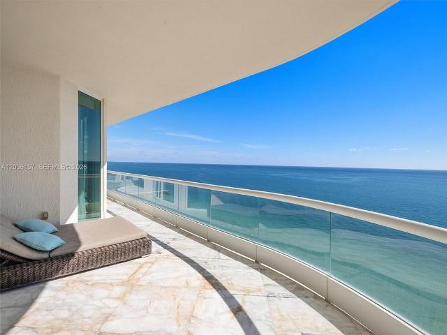 Luxury apartment complex for sale in Sunny Isles Beach, United States