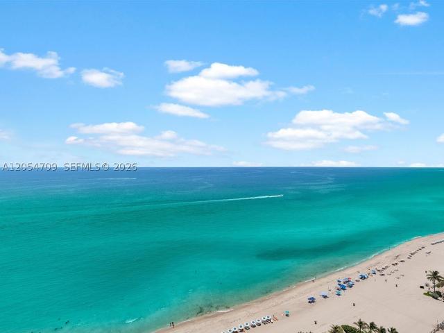 Luxury apartment complex for sale in Sunny Isles Beach, United States