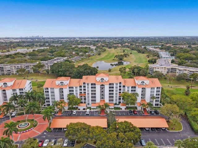 Luxury apartment complex for sale in Pompano Beach, Florida