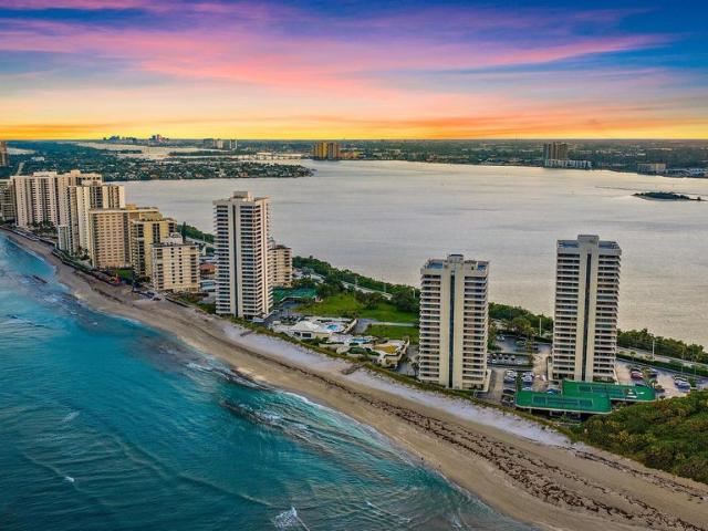 Luxury apartment complex for sale in Palm Beach Shores, United States